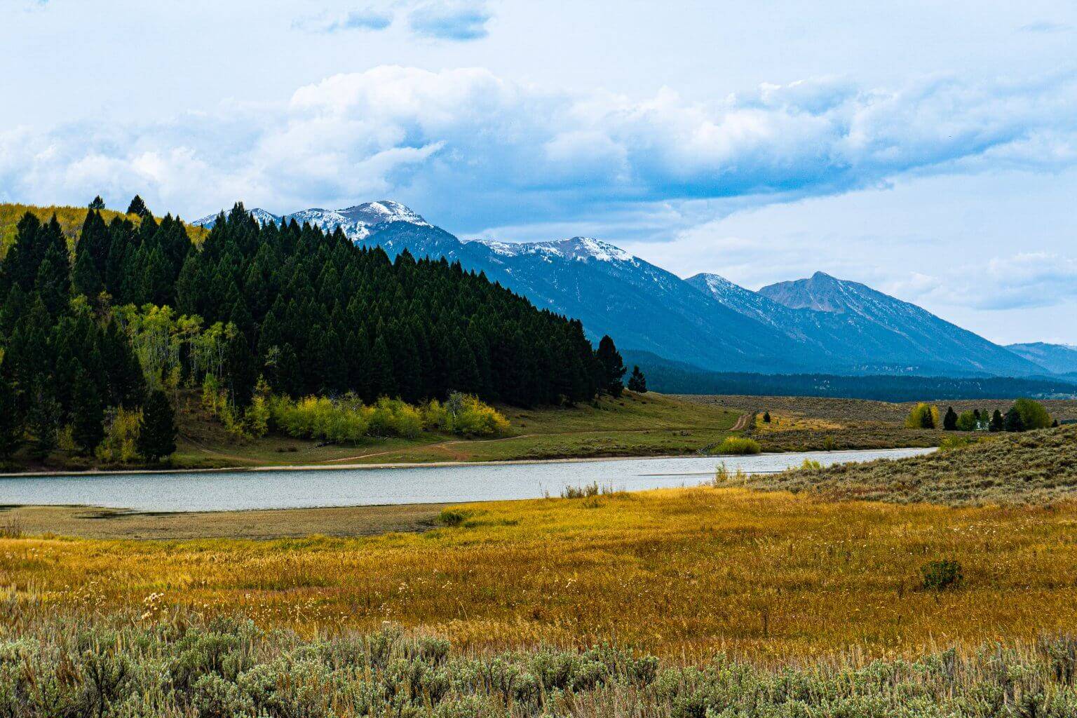 Four Places to Find Fall Foliage Hikes in Eastern Idaho | Hikes in Idaho